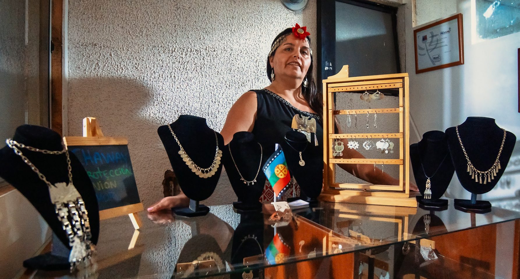 Orfebrería tradicional: un negocio y un legado para las culturas indígenas