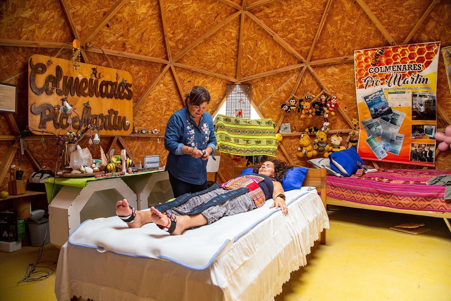 Apiculture in the desert: a surprising business that prospers with the ...